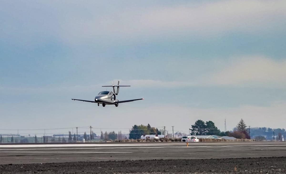 Meet George Jetson: Flying Car Completes Maiden Flight - MITechNews