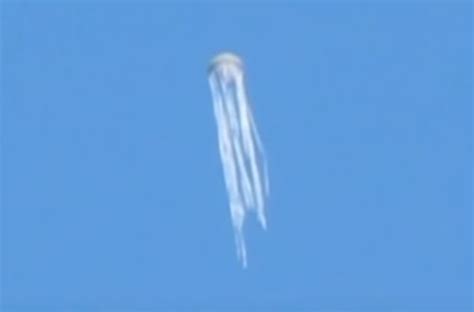 Jellyfish-Shaped UFO Displays Transmedium Capability - MITechNews